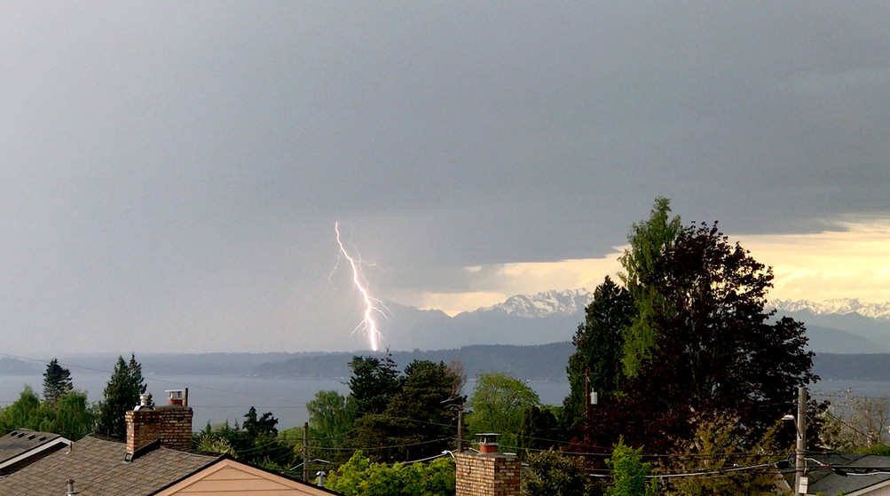 West Seattle Blog… | WEST SEATTLE WEATHER: Thunder, lightning, pouring rain