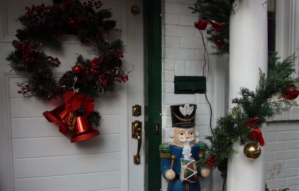 West Seattle Blog… | WEST SEATTLE HOLIDAY SCENE: Getting ready for this ...