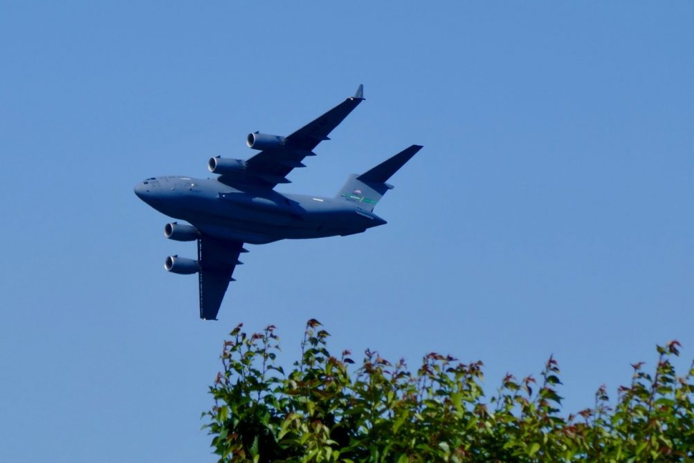 West Seattle Blog… | ANOTHER SKY SIGHTING: Air Force flyby, seen from ...
