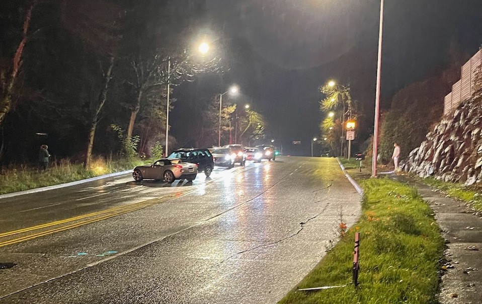 West Seattle Blog… | TRAFFIC ALERT: Crash at east end of Roxbury corridor