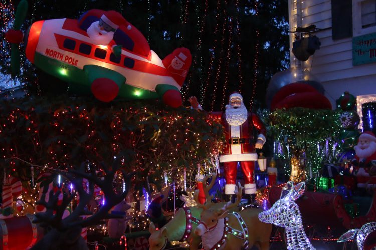 West Seattle Blog… | West Seattle Christmas lights