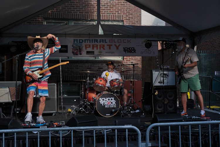 West Seattle Blog… | VIDEO, PHOTOS: Admiral Block Party 2025!