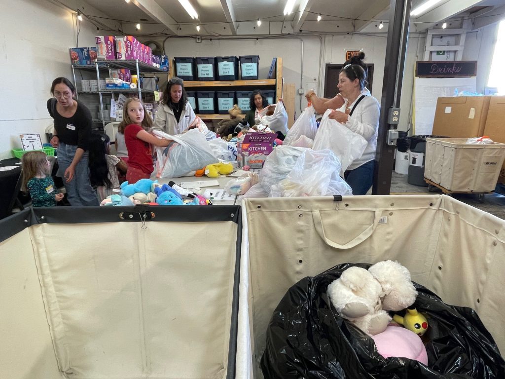 West Seattle Blog… | VIDEO: Little volunteers, big check highlight ...