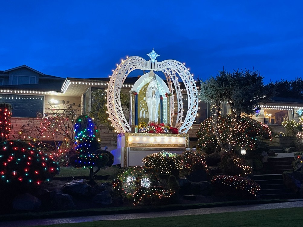 West Seattle Blog… | TONIGHT’S LIGHTS: West Seattle’s Madonna, shining